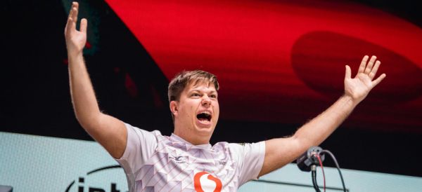 karrigan teased YNk on Twitter