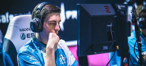 shroud compared CS:GO and VALORANT