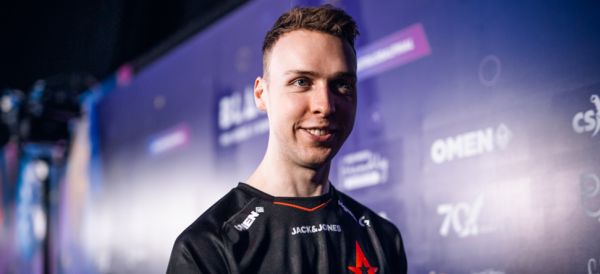 gla1ve returns to the role of in-game leader