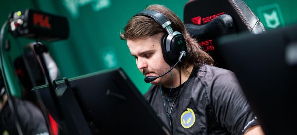 hallzerk replaces junior as Complexity's AWPer