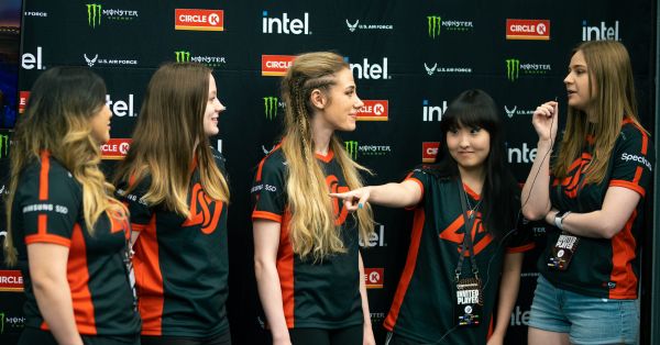 Female CLG Red roster adds three new players