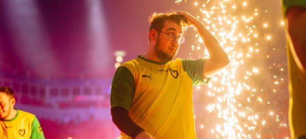 torzsi is the main onliner of 2022: he played 20% better online than on LAN