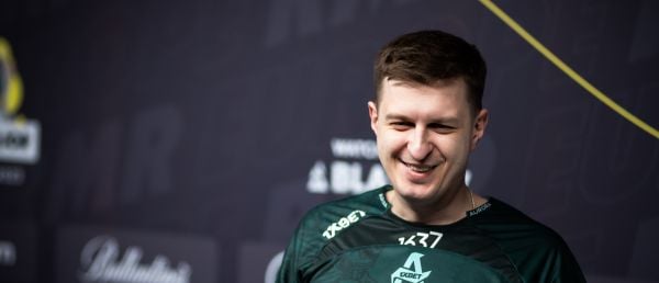 starix steps down as Aurora coach