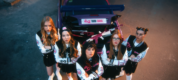 1WIN announces female roster