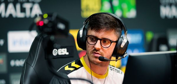 apEX renews his contract with Vitality