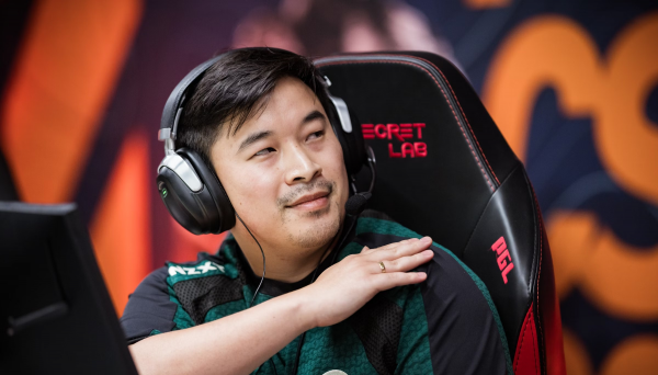 FlyQuest benches dexter