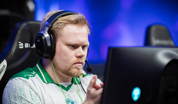 Falcons benches Magisk