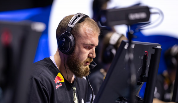 Team Spirit and Virtus.pro advance to BLAST Bounty 2025 Season 2 LAN finals